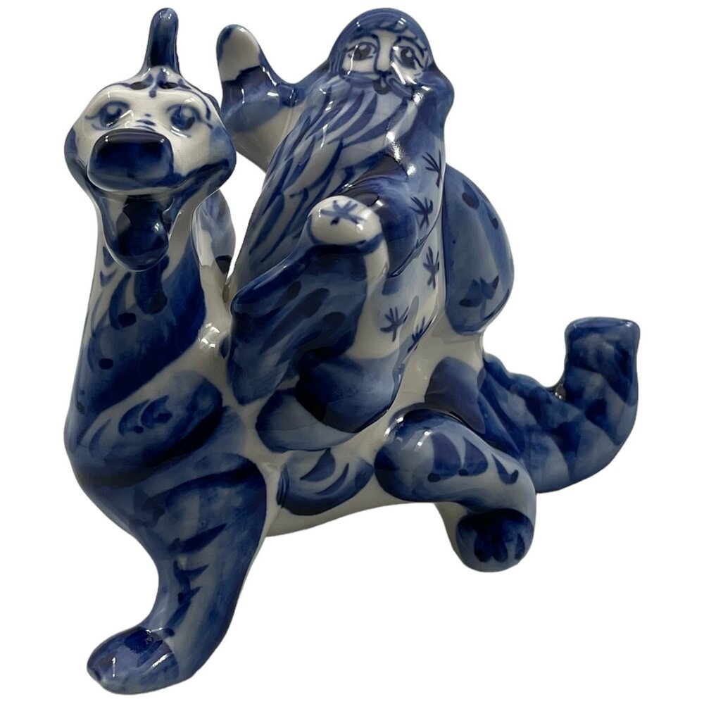 Фарфоровая статуэтка "Дед-мороз и дракон" 1991-2000 гг. Гжель, Россия