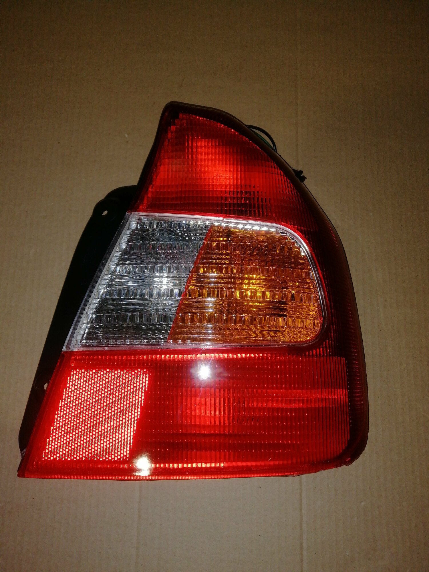 Правый фонарь Хендай Акцент HYUNDAI ACCENT Тагаз задний стоп