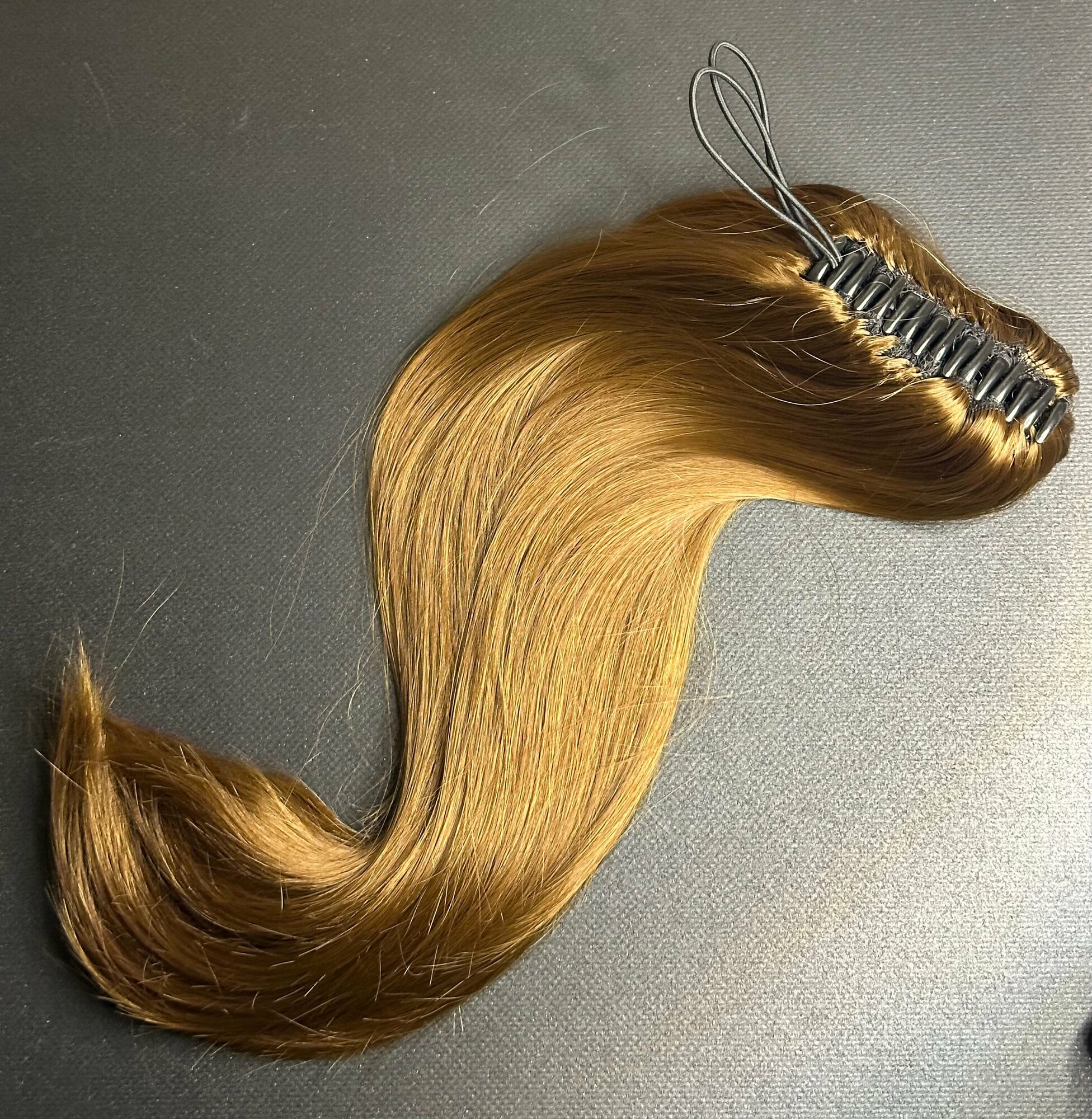 Шиньон хвост накладной прямой волос длиной 45 см на крабе. 190 гр. Цвет –каштановый.