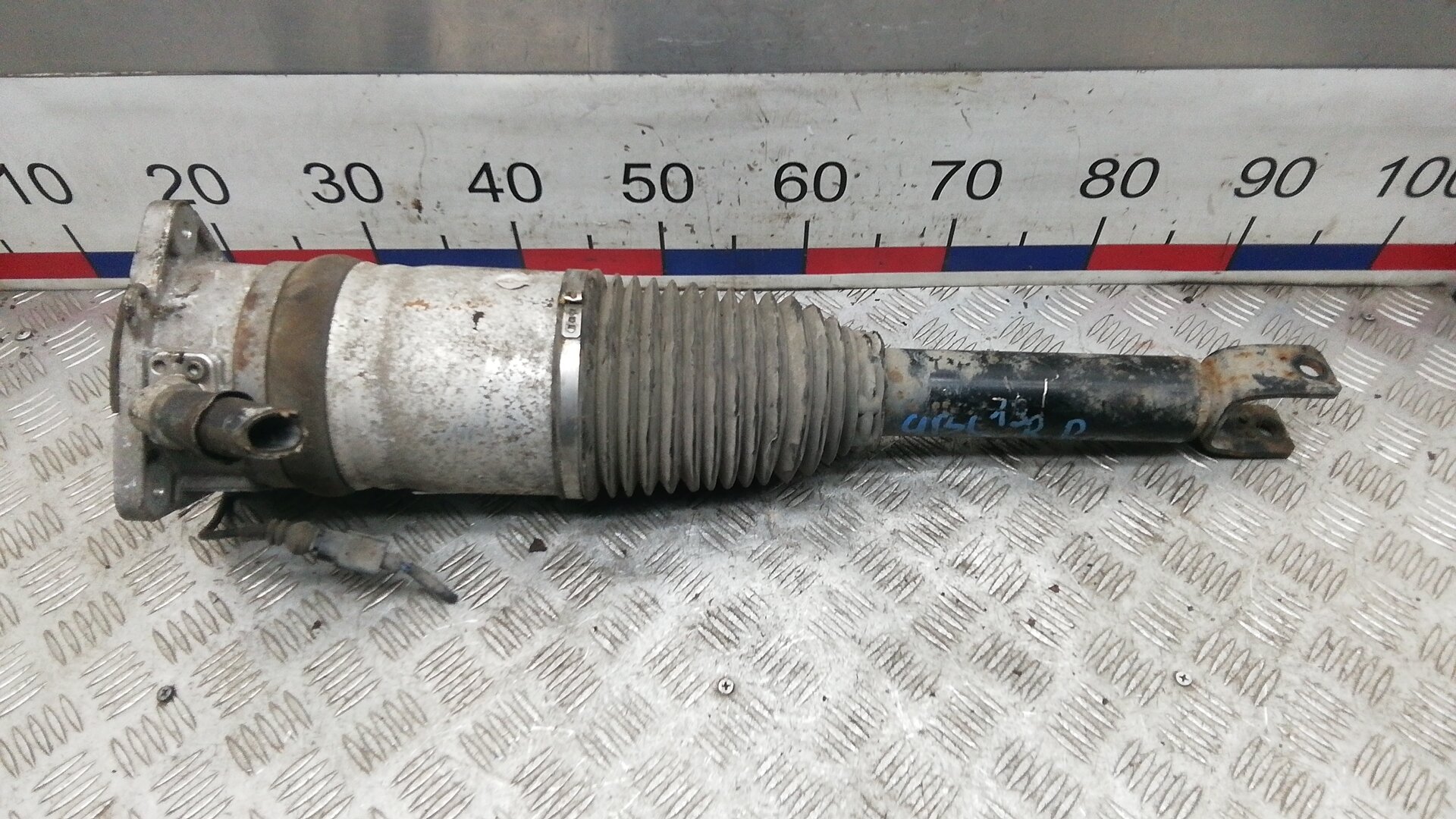 Стойка задняя правая AUDI A8 D3, Номер 4E0616002E