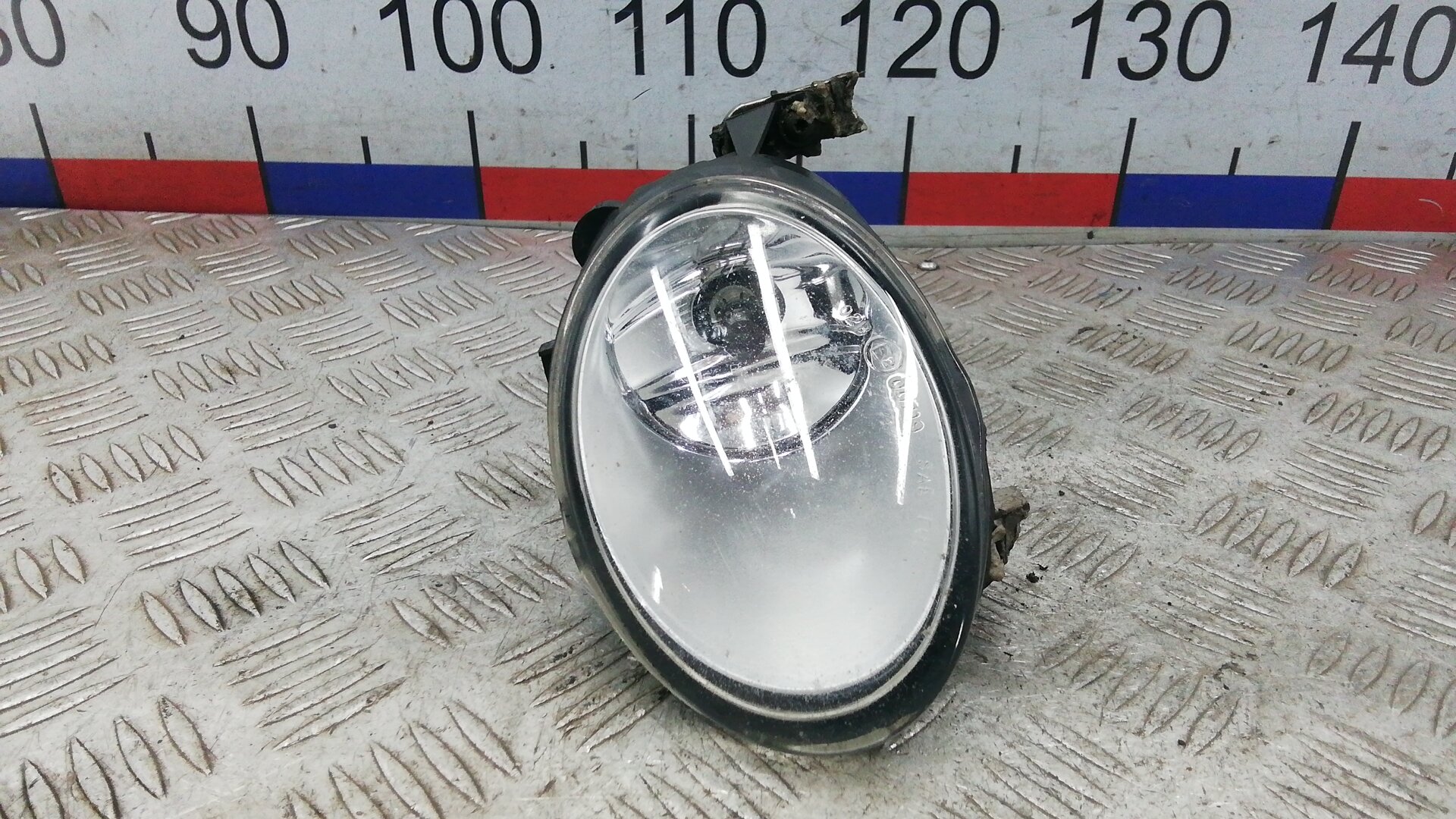 Фара галогенная правая передняя VOLKSWAGEN PHAETON 1