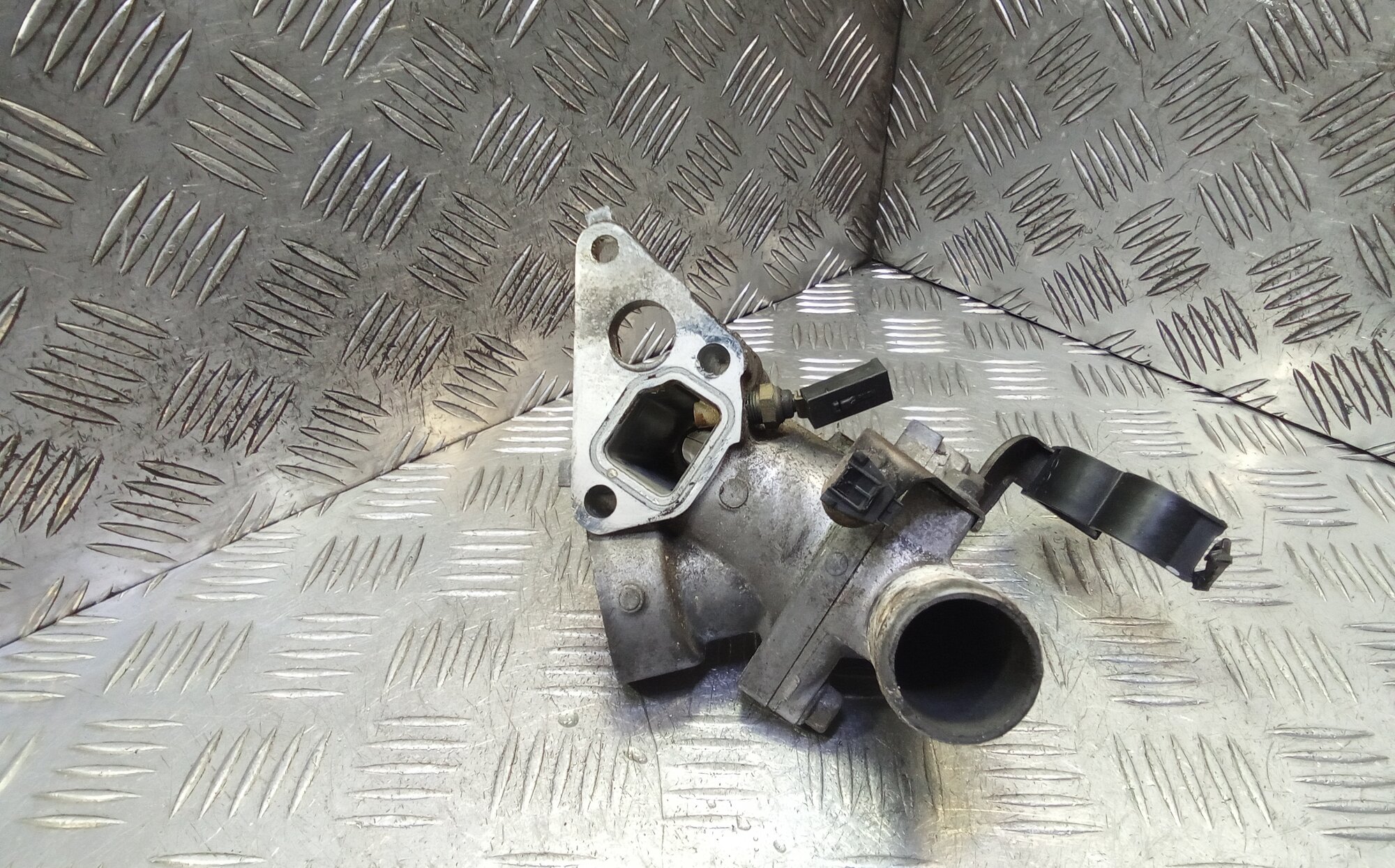 Корпус термостата бензиновый MITSUBISHI OUTLANDER 1