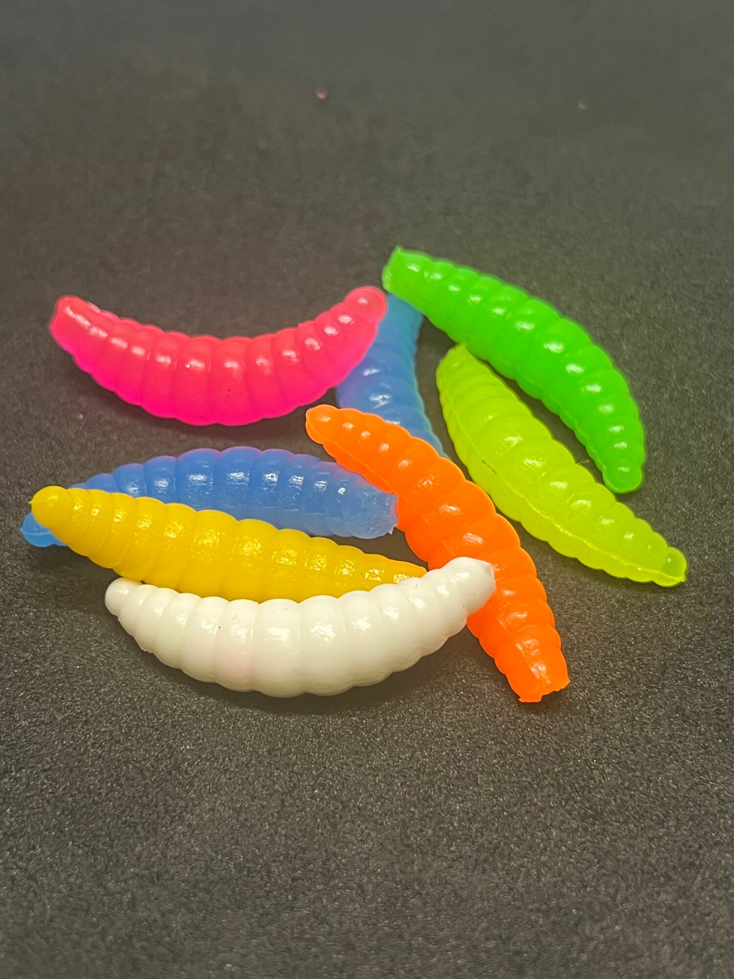 Светонакопительная силиконовая приманка. Maggot 1.3 МиксСН