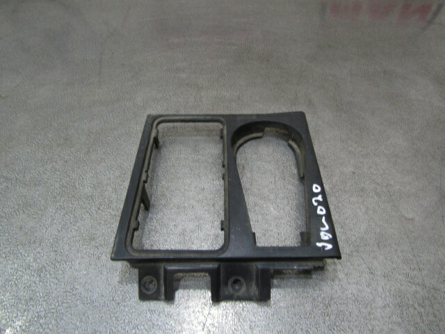 Накладка дефлектора и модуля управления светом фар Volvo FH, FM