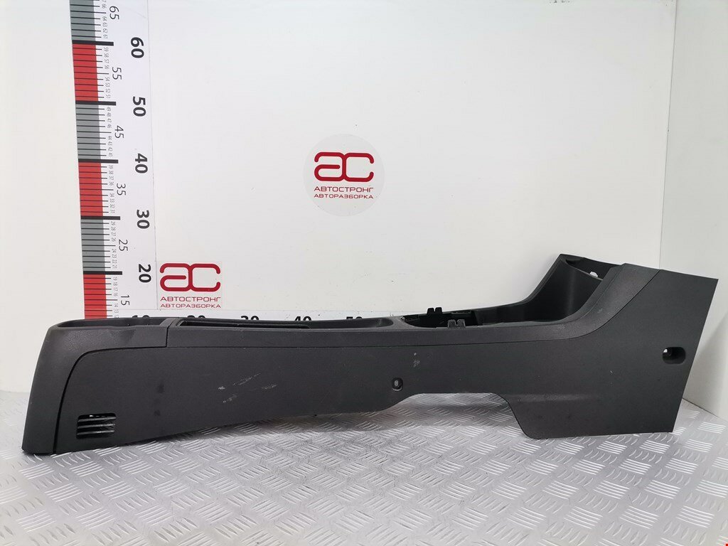 Консоль салона (кулисная часть) Opel Corsa D 13184117 арт. 1640535