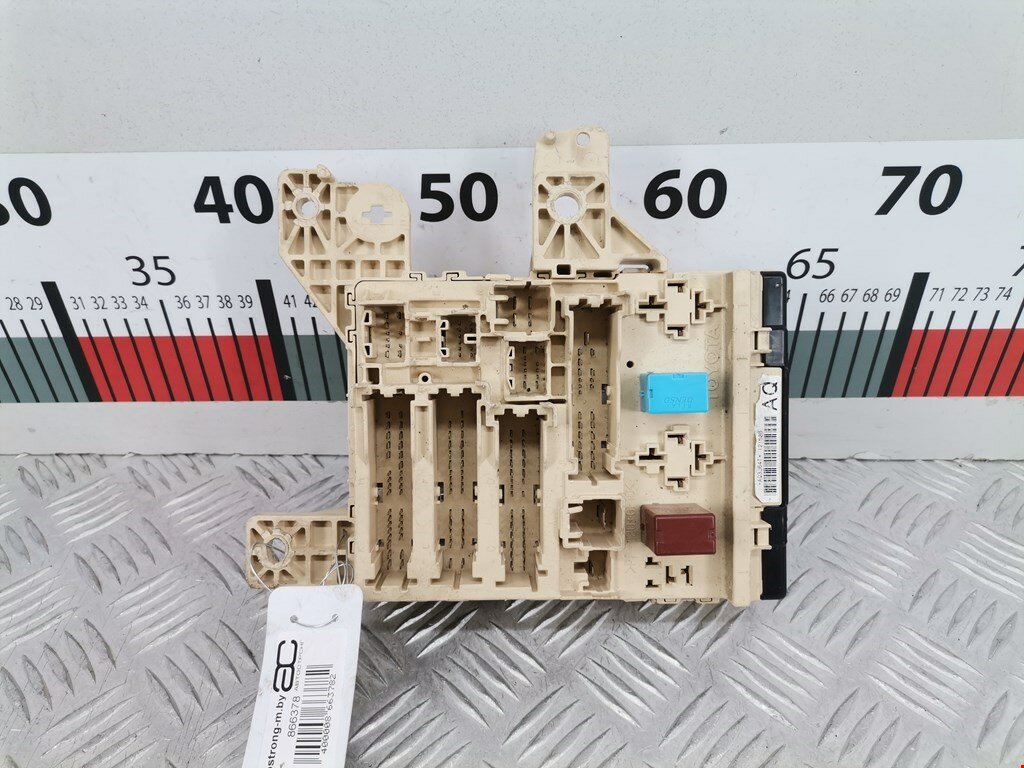 Блок предохранителей Toyota Sienna (XL20) 8273008070 арт. 866378