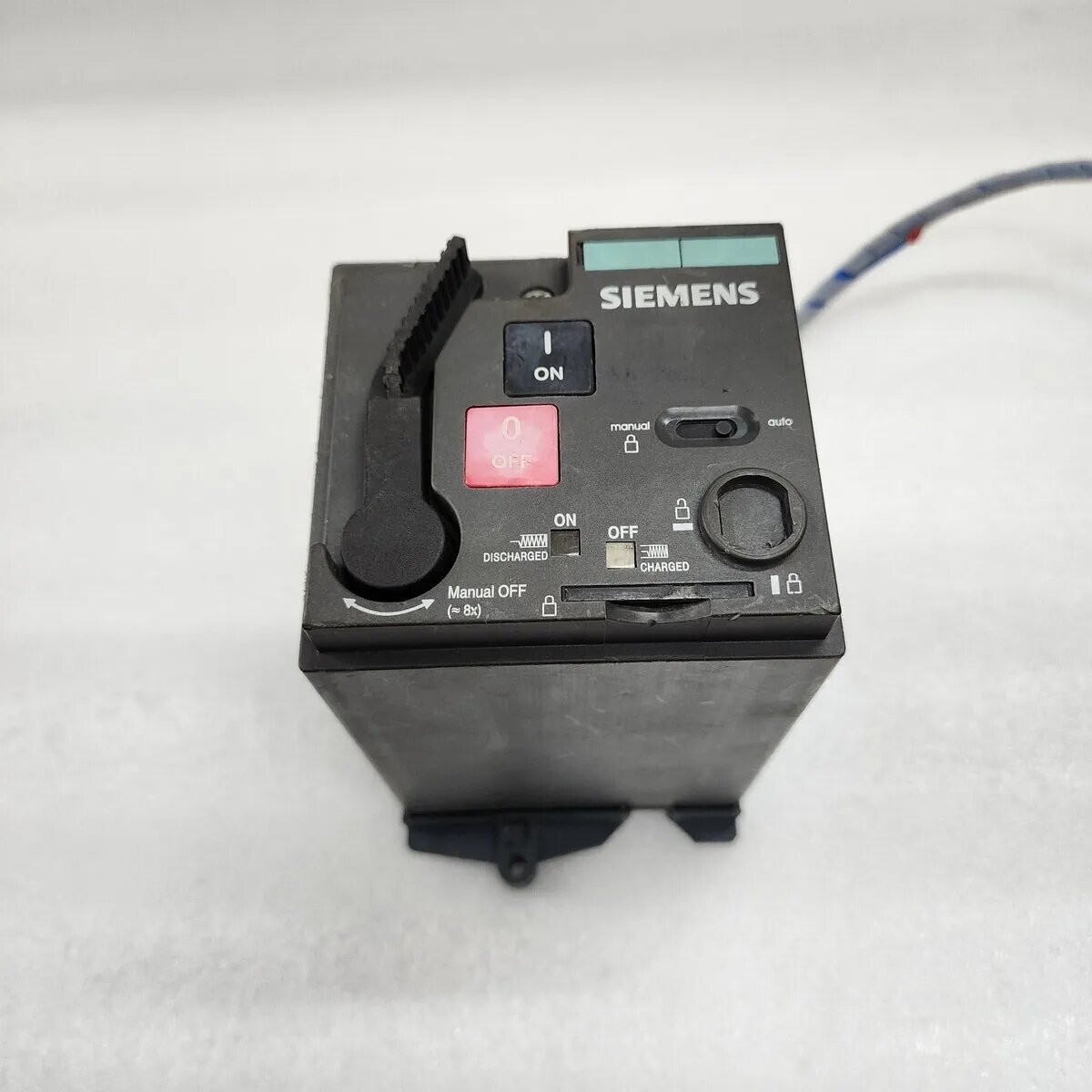 Аксессуар Моторный привод с пружинным энергонакопителем для VL160X, VL160, VL250 Siemens 3VL9300-3MQ00