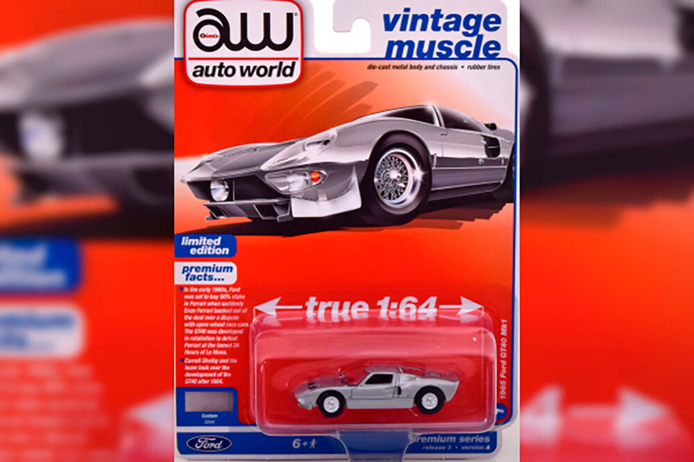 Модель коллекционная AUTO WORLD Ford GT40 MK1 (1965), silver (длина модели 6-10 см)