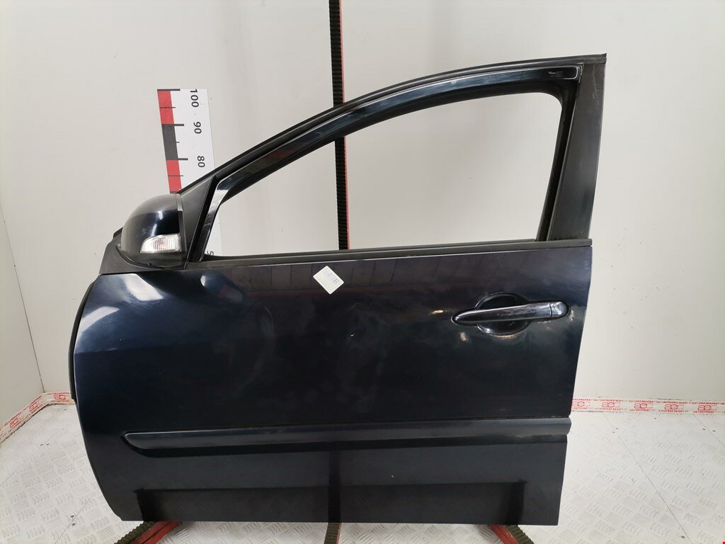 Дверь передняя левая Renault Laguna 3 801010025R арт. 1031519