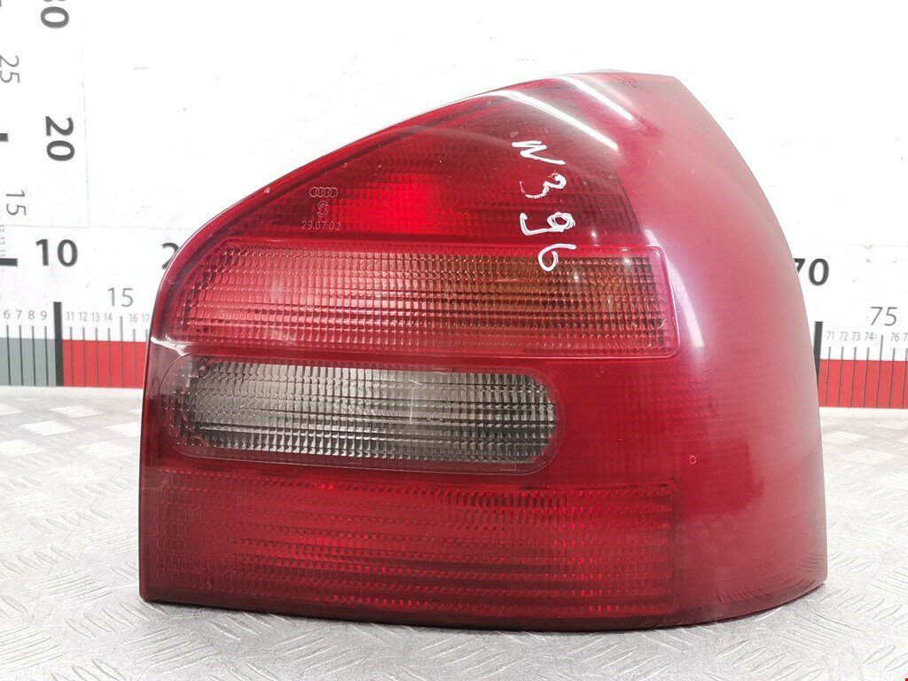 Фонарь задний правый Audi A3 8L 8L0945096A арт. 2119804
