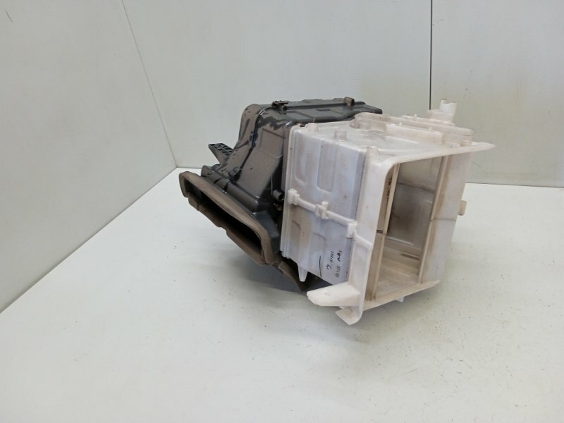 Б/У Корпус печки, с кондиционером, под радиатор, Мазда Премаси Корпус отопителя Mazda Premacy 2000 167488 MAZDA арт. CB076...