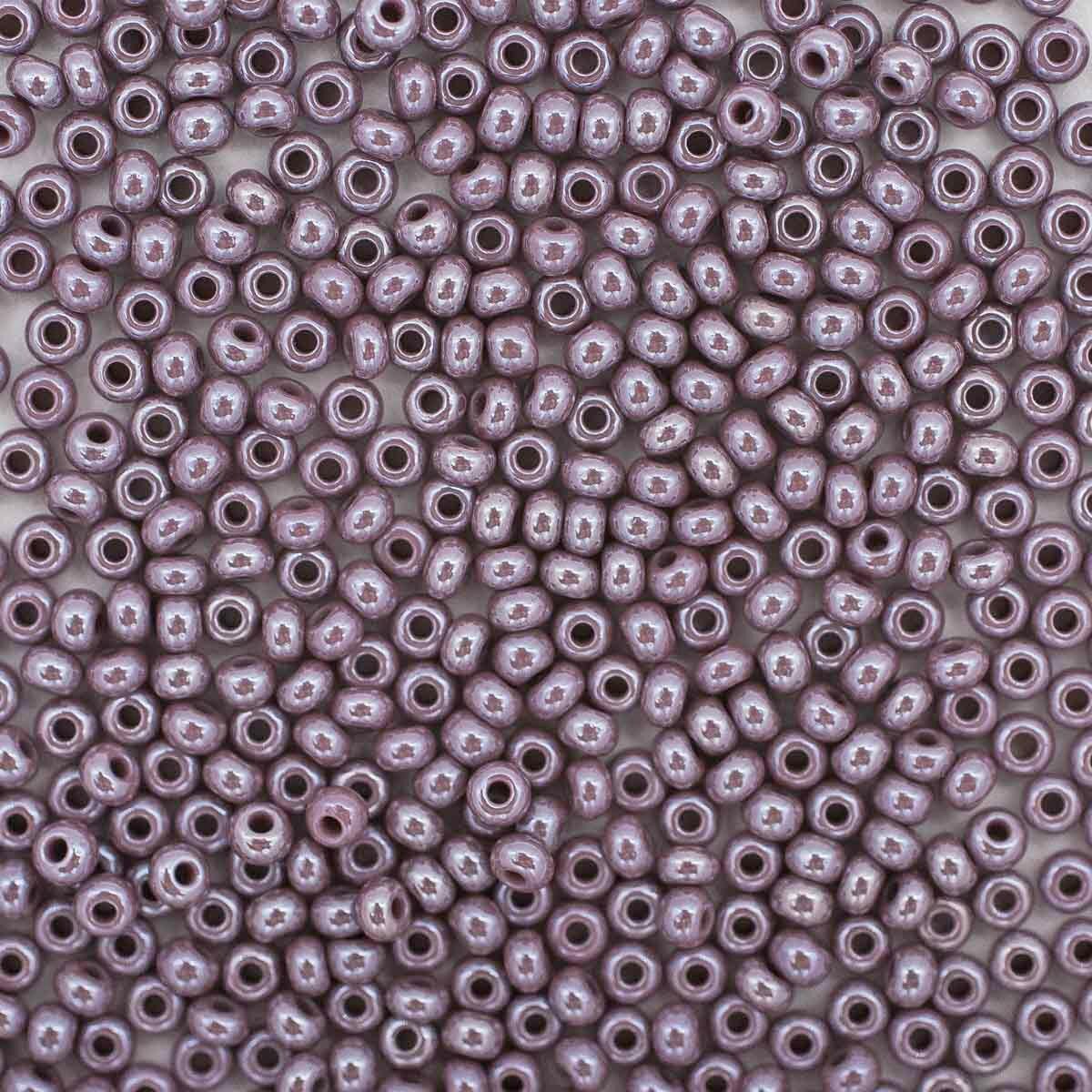 Бисер Preciosa 28020 непрозрачный лиловый перламутровый (10/0) 2.3 мм, 5 г, цена за 2 уп.