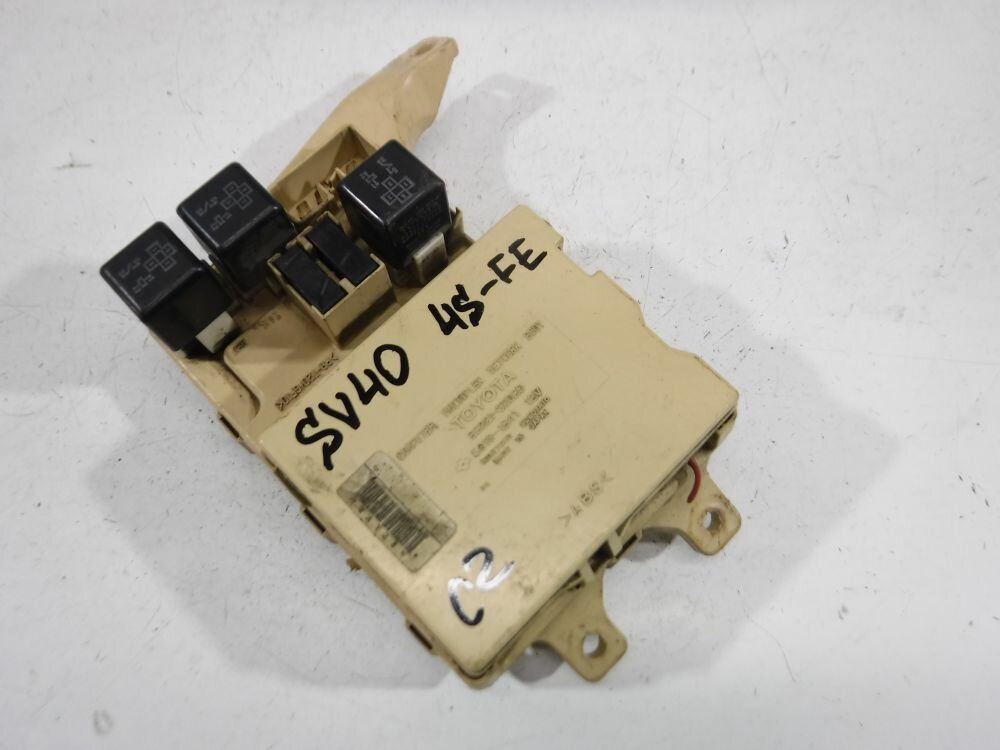 Блок предохранителей Toyota Camry V40 8922132020