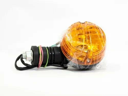 Поворотник передний правый DM201028