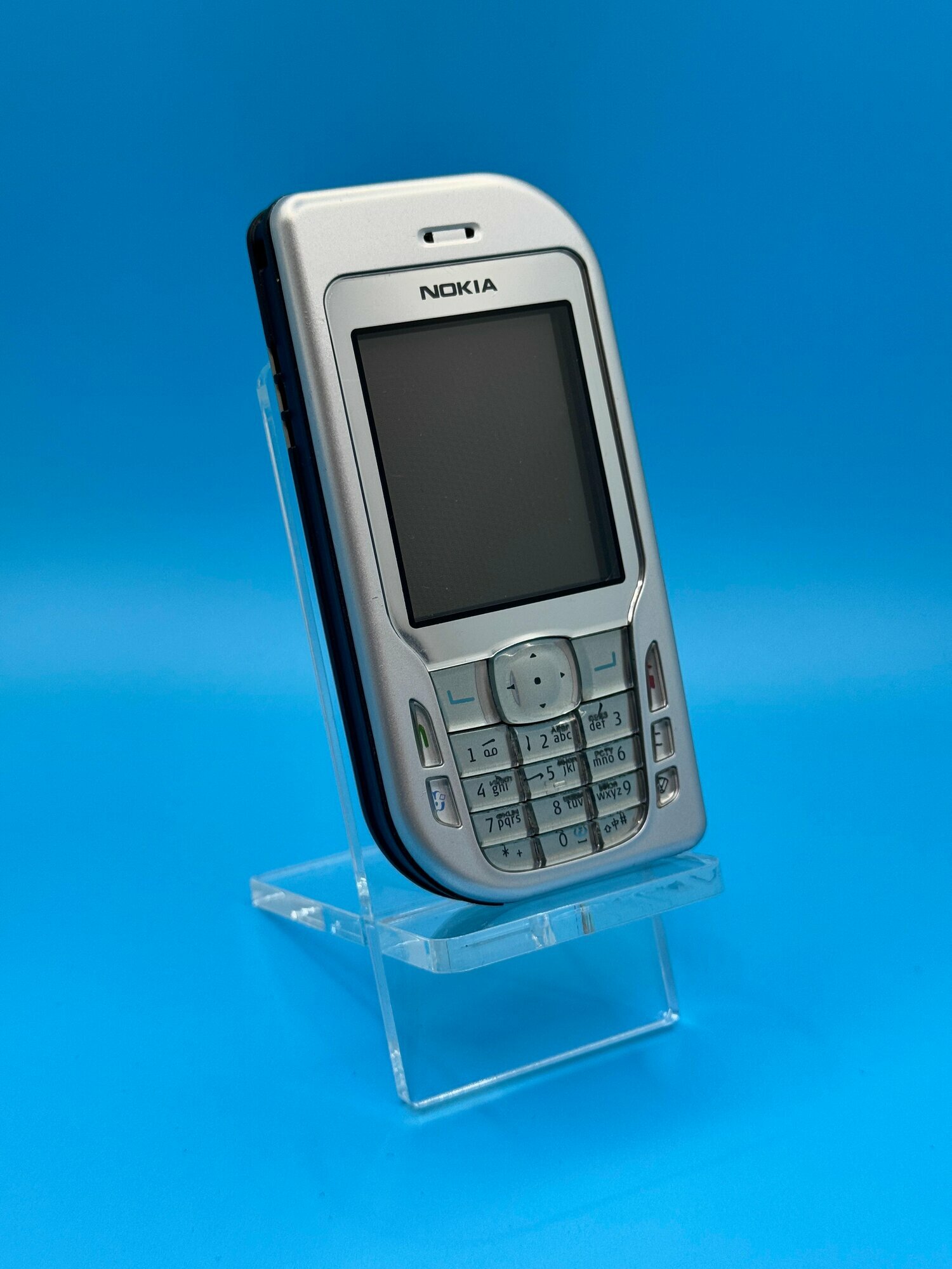 Мобильный телефон Nokia 6670