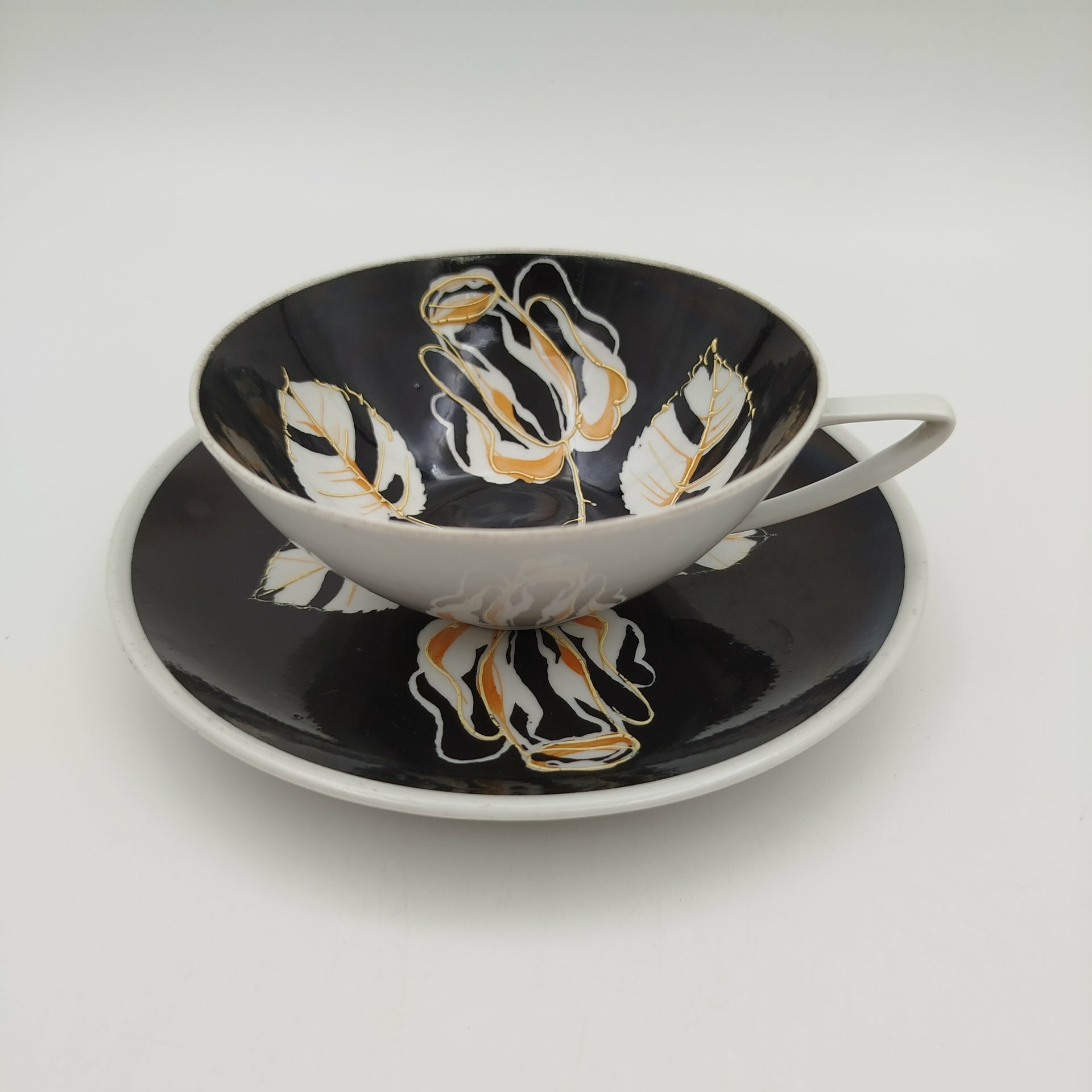 Пара чайно-кофейная, украшенная изображением розы, фарфор, крытье, дорисовка