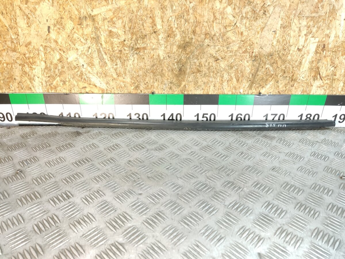 Молдинг стекла двери правой передней HYUNDAI MATRIX 2001-2010 8222017000