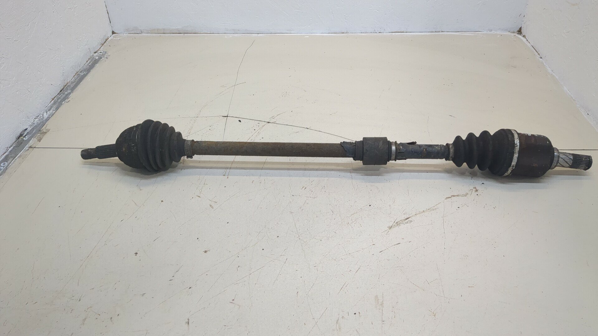 Полуось (вал, шрус) правая передняя Nissan Juke Б/У