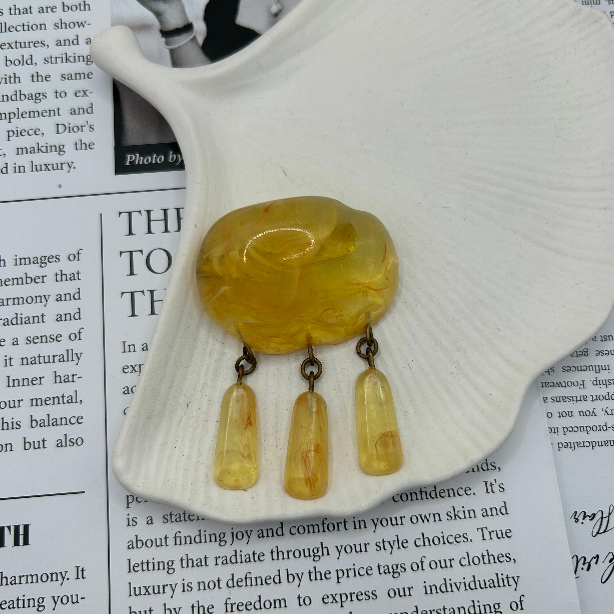 Советская винтажная брошь с подвесами, имитация янтаря