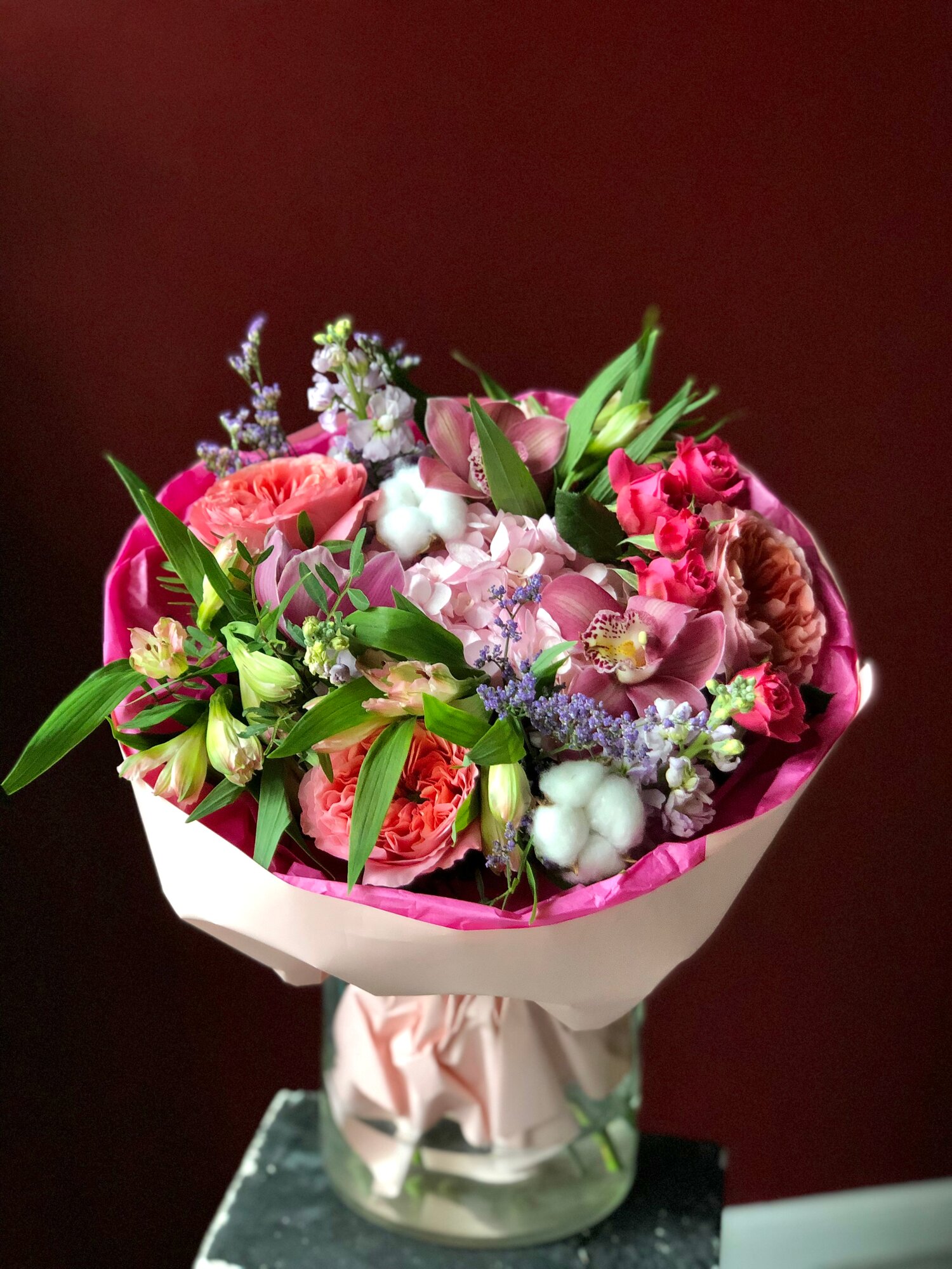 Сборный букет «Фруктовый смузи» круглый с гортензией, орхидеей и розами