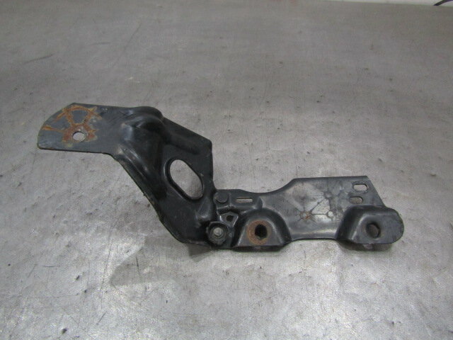 Кронштейн фары левый Renault T, погнут