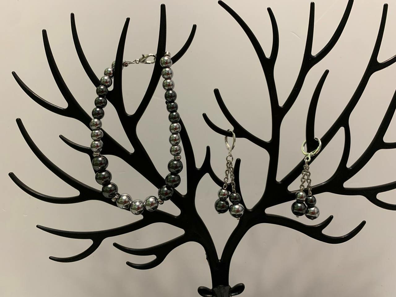 Комплект бижутерии: серьги, браслет, гематит