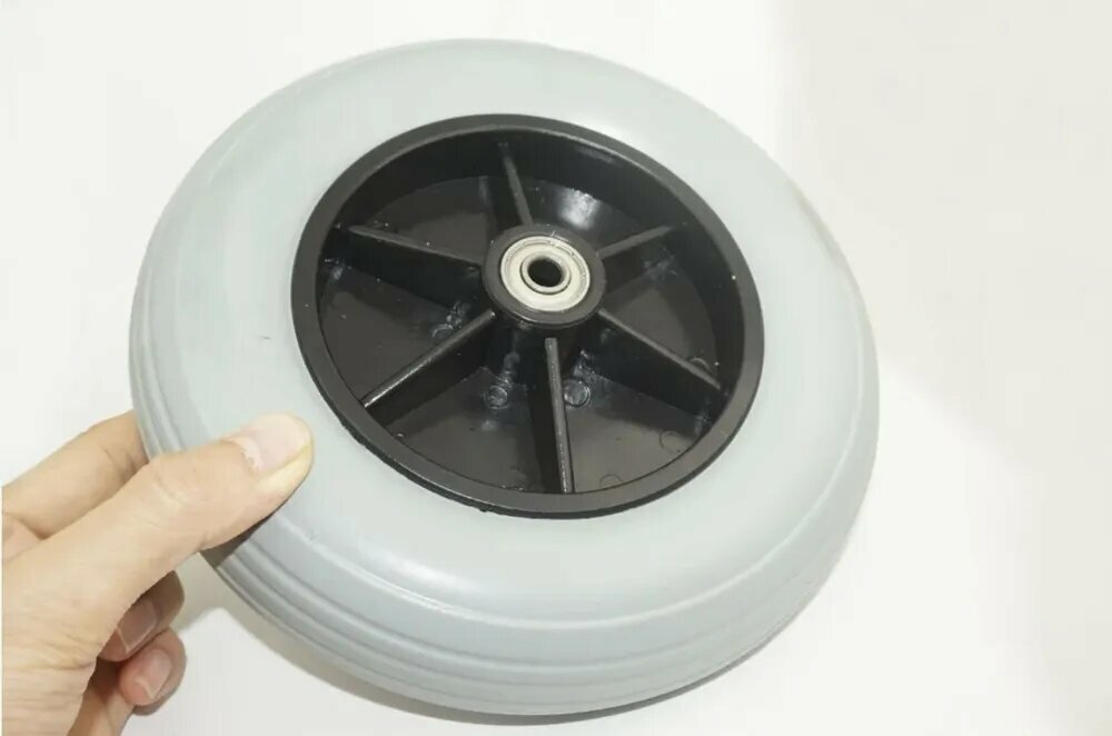 Колесо для инвалидной коляски (в сборе литое 200x50)