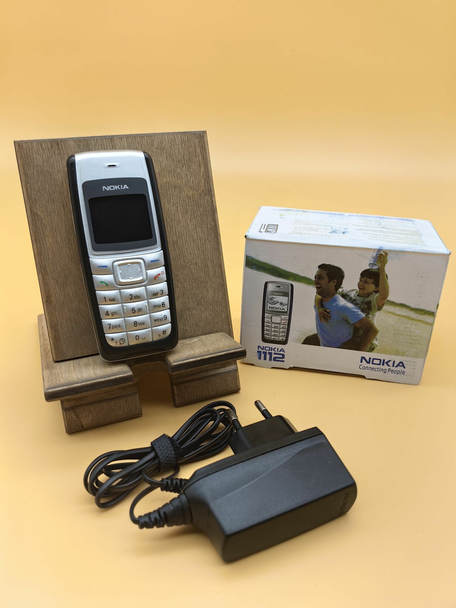 Мобильный раритетный кнопочный ретро телефон Nokia 1112, Черный