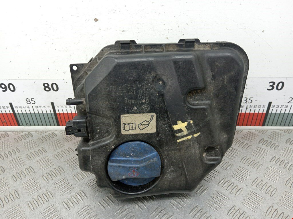 Бачок расширительный Audi Q7 4L 7L0121407E арт. 2271517