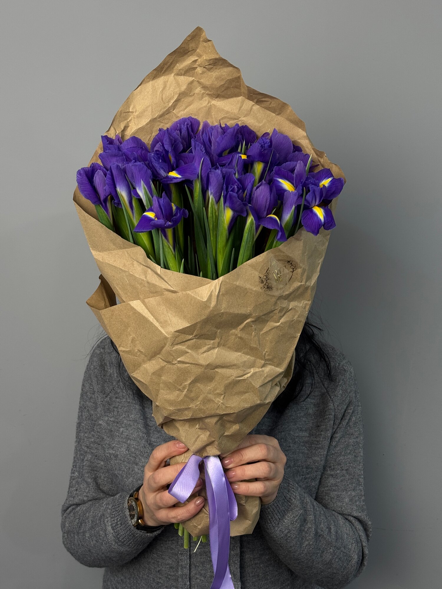 WEST FLORA Фиолетовая симфония: королевский букет из ирисов – купить с доставкой