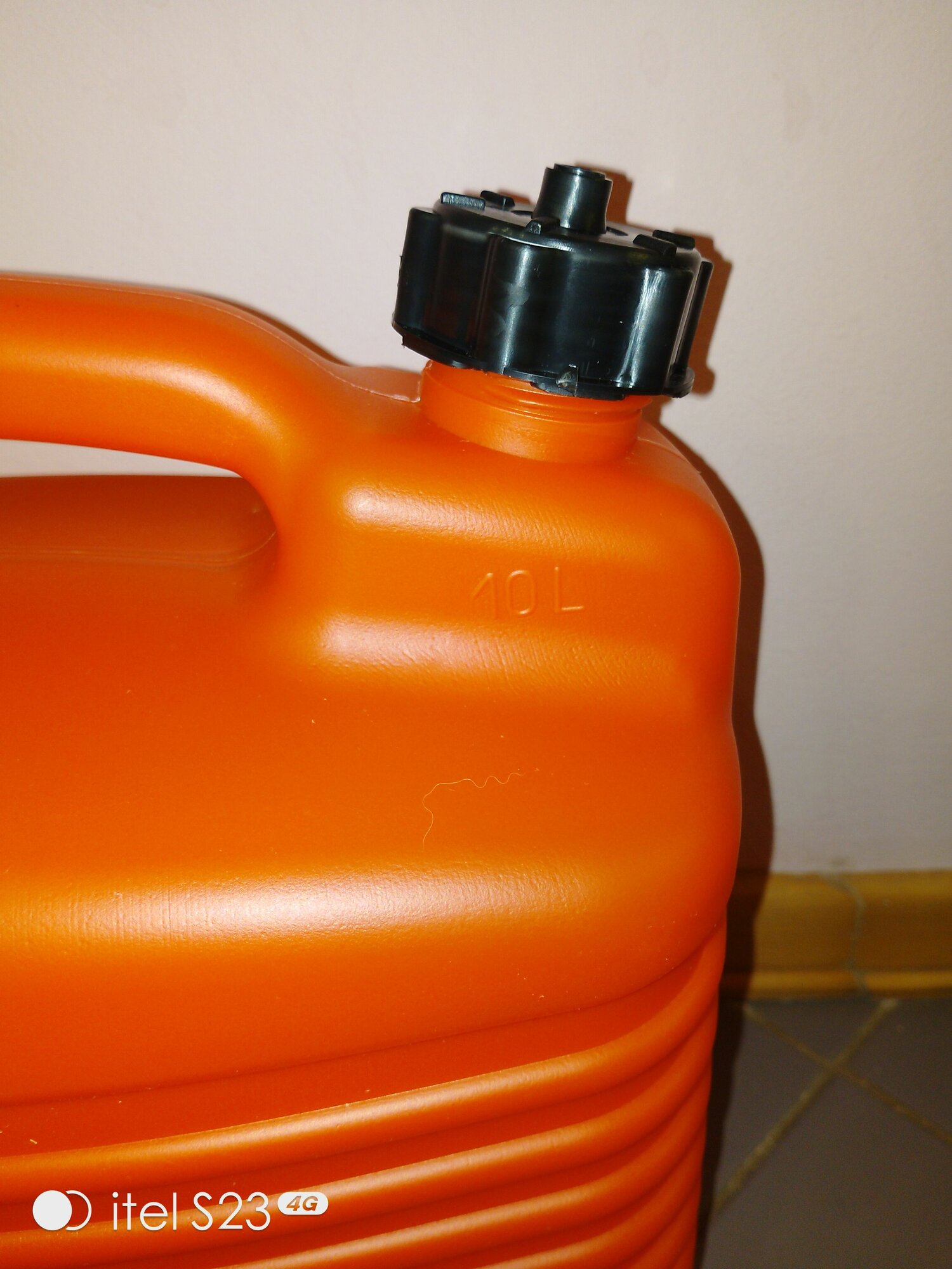 Крышка для бензиновой канистры (только новый тип!) Мамонт"