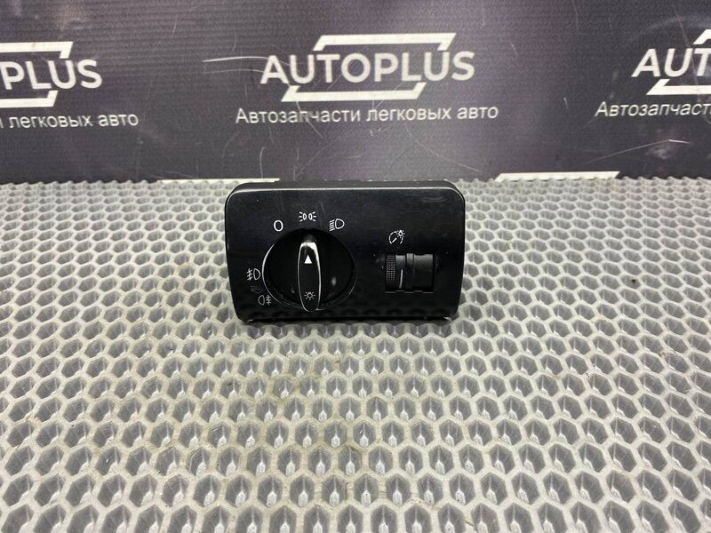 Блок управления светом Audi A6 (2.4 APS) Б/У с пробегом
