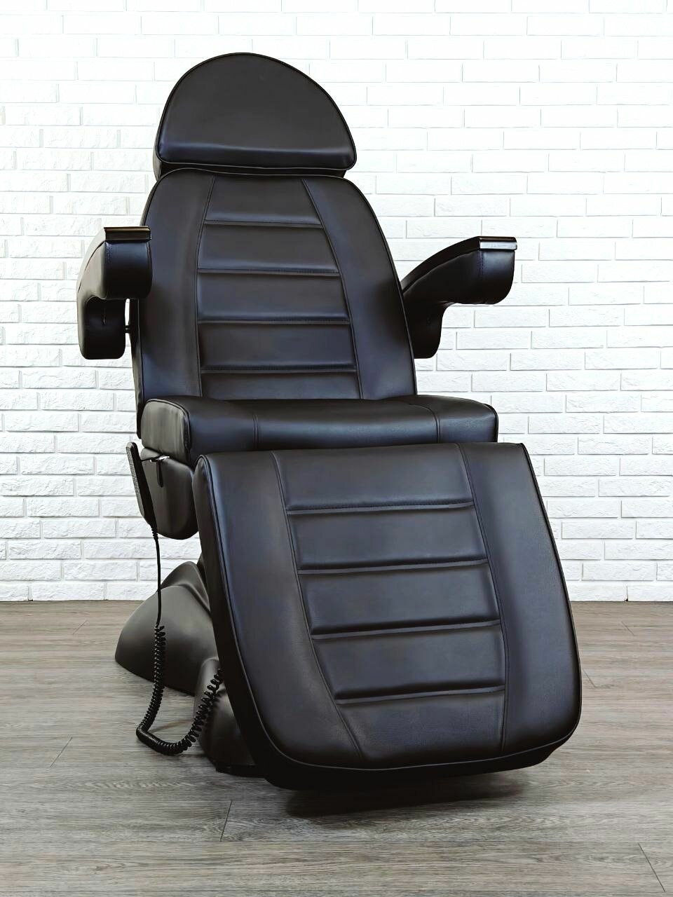 Косметологическое кресло Gabriela Black, 4 мотора