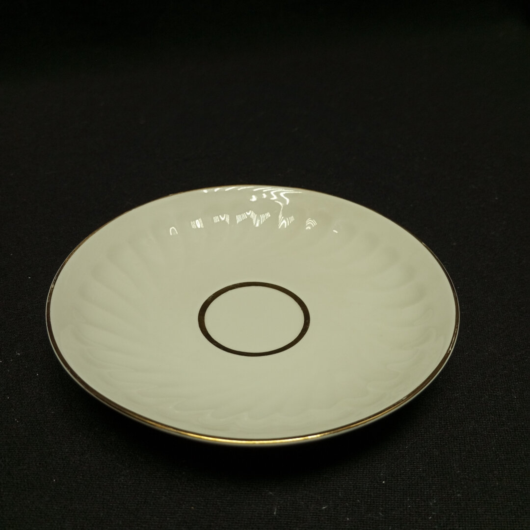 Кофейное блюдце, ЛФЗ, фарфор, витая форма, позолота. Винтаж, СССР.