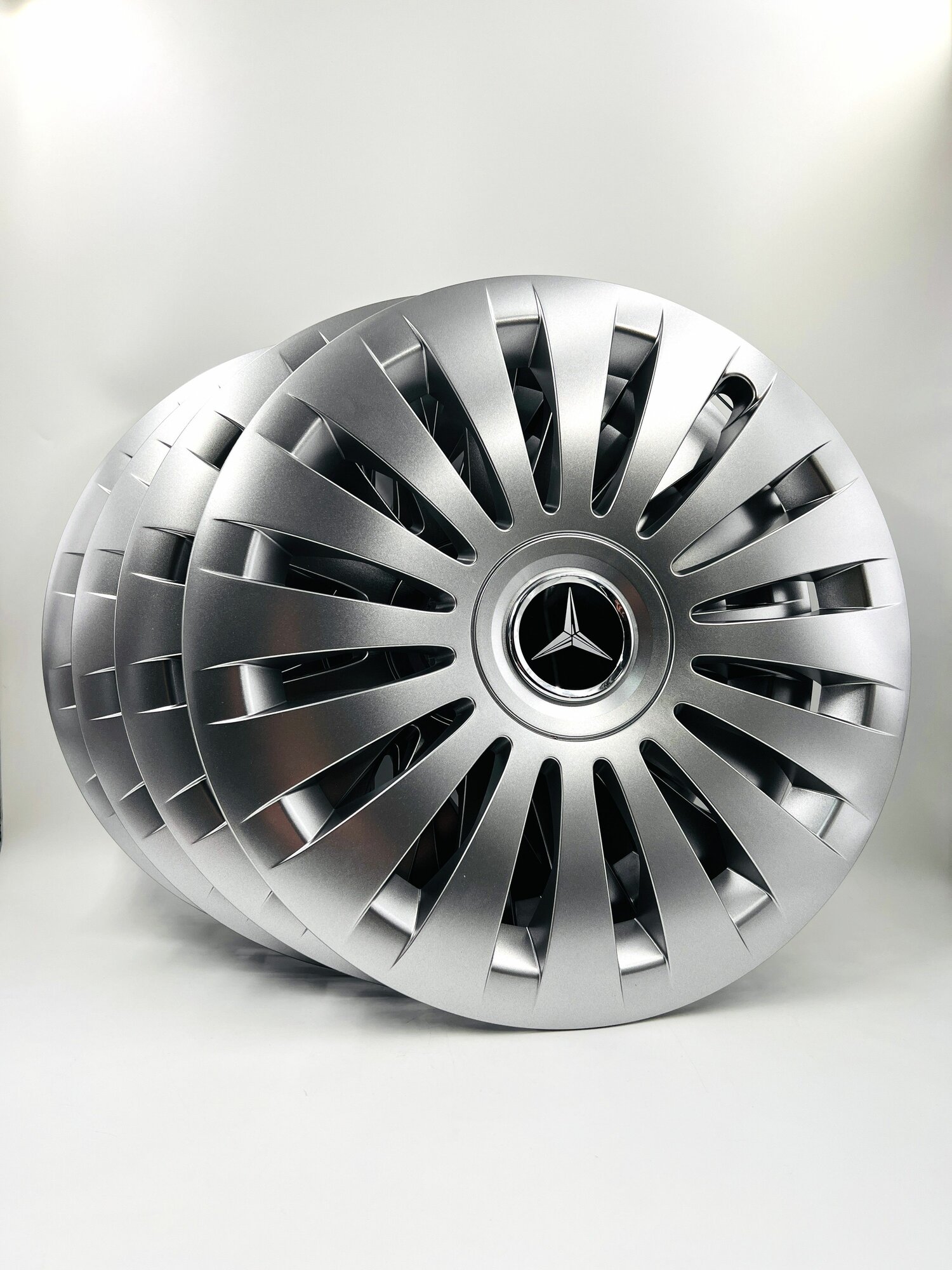 Колпаки гибкие на колеса с эмблемой Mersedes R17 4 шт