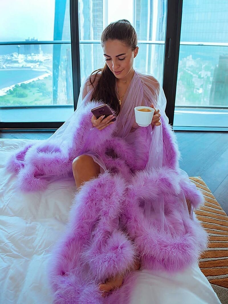 Халат С Перьями На Рукавах