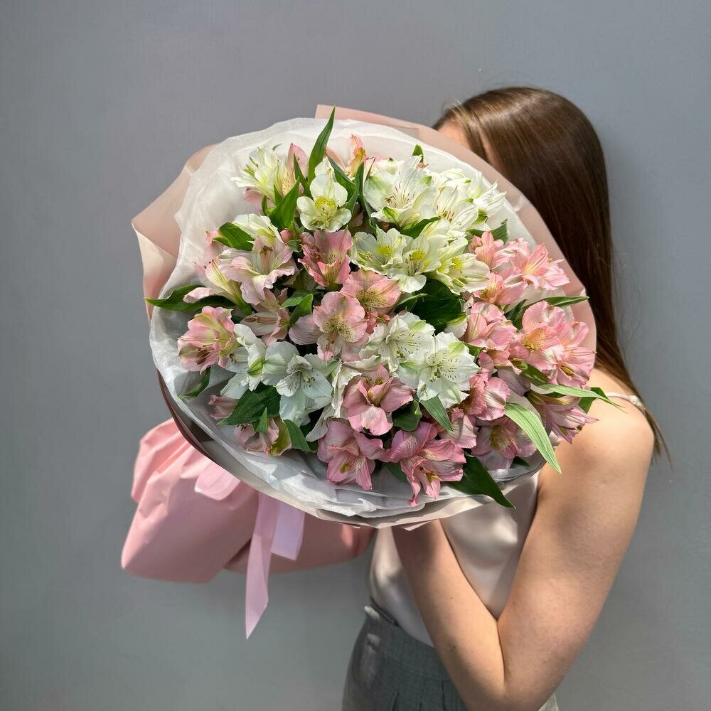 Монобукет "Альстромерии" FlowerLand, альстромерии, аквабокс, 15 цветов