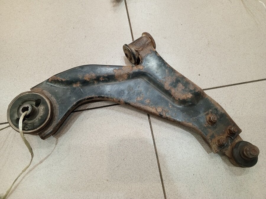 Рычаг передний поперечный нижний правый от Ford Mondeo 3 2000-2007