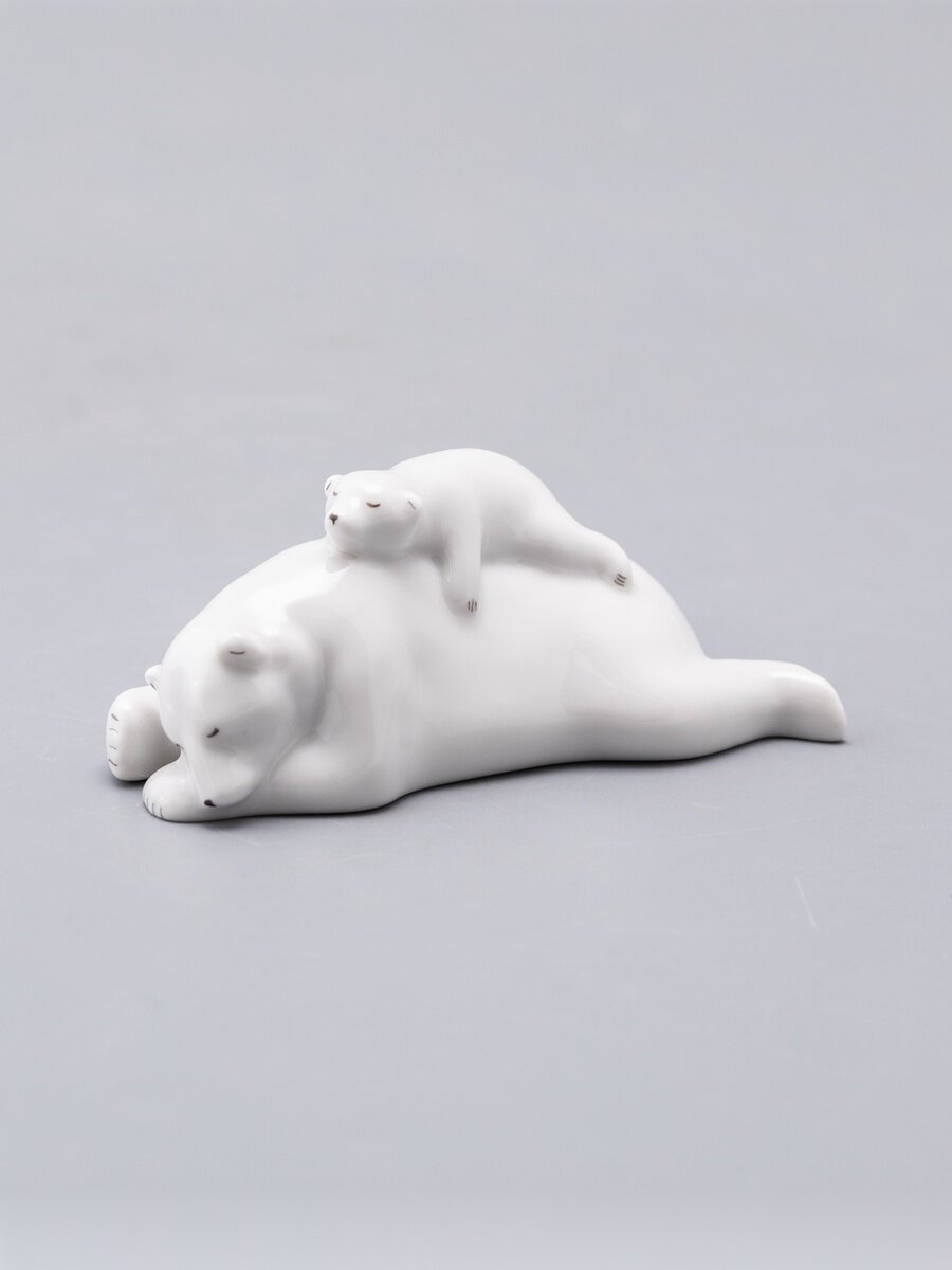 Фарфоровая статуэтка Медведица с медвежонком (маленький размер) Императорский фарфоровый завод