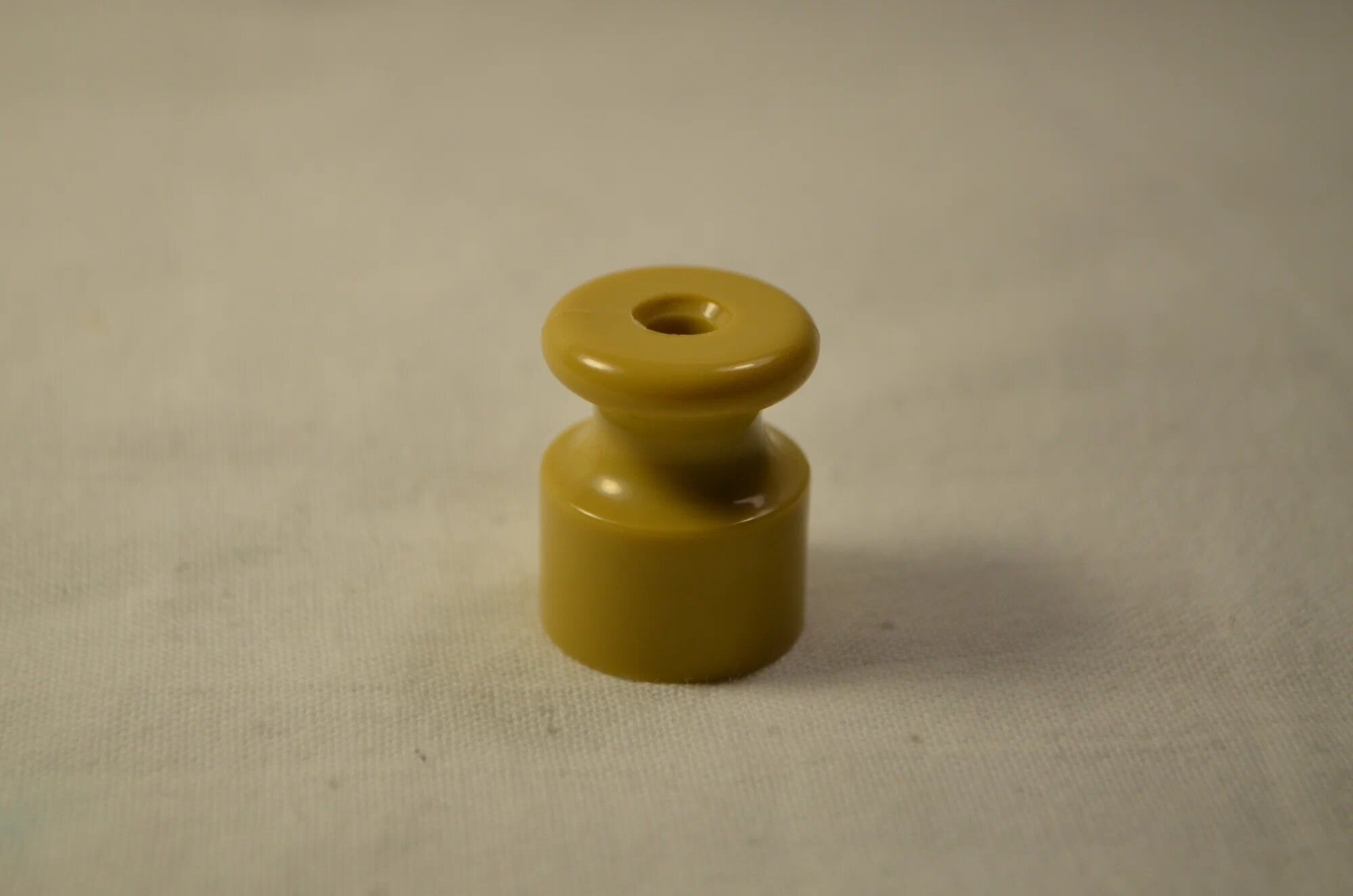 PrimaLuce Ретро изоляторы 22шт, пластик, песочное золото