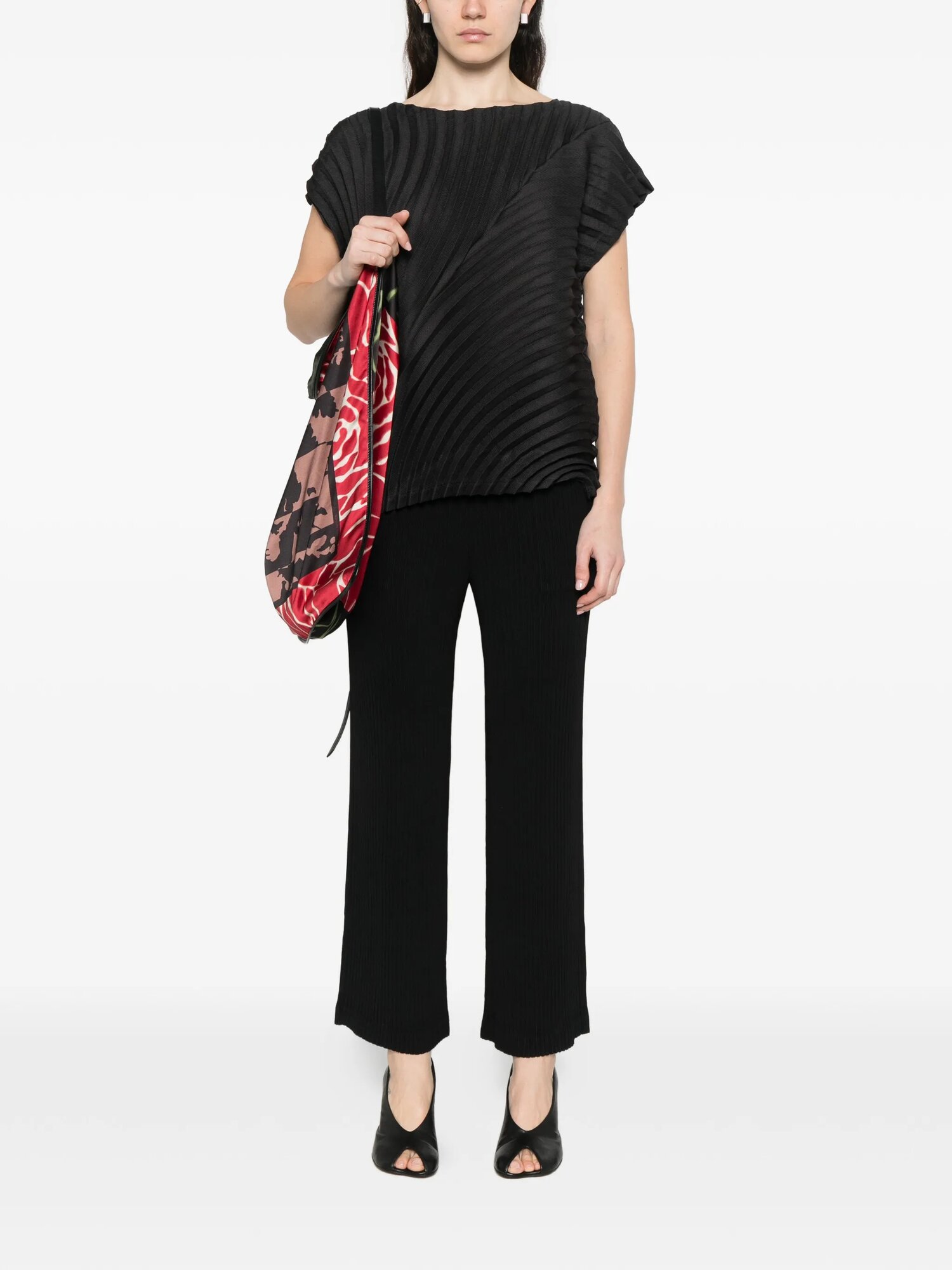 Брюки ISSEY MIYAKE Ribbed trousers, размер 44, black/black — фото 1