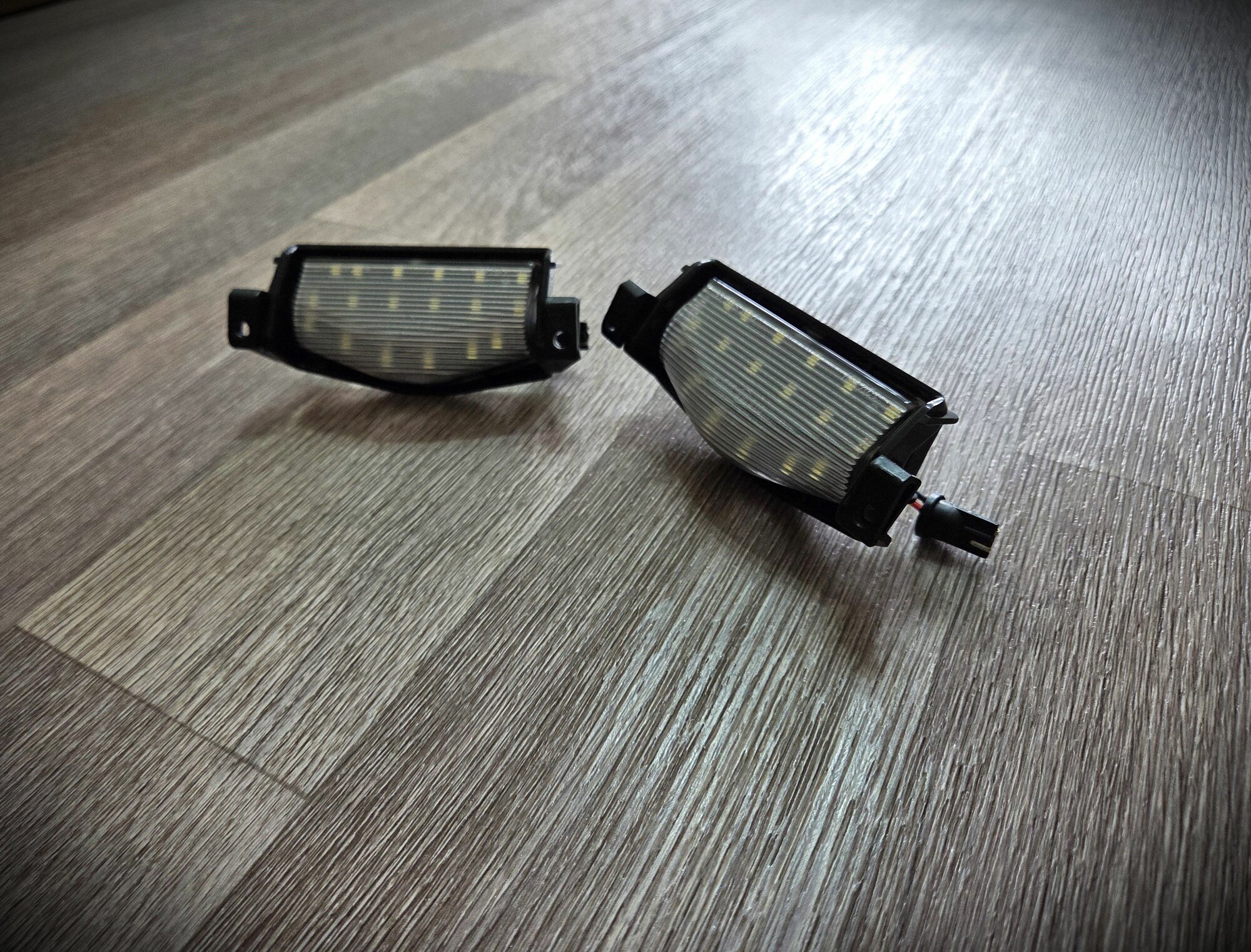 Плафоны диодные LED освещения номерного знака на Mazda Мазда 2 (2011-2013 г. в.), Мазда 3 BK BL