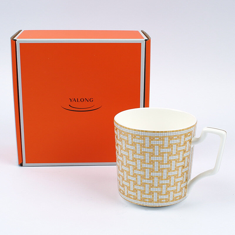 Винтажная кружка в европейском стиле из высококачественного костяного фарфора, персонализированная и креативная, большая емкость для домашнего использования, стильный дизайн, роскошная кружка для завтрака.