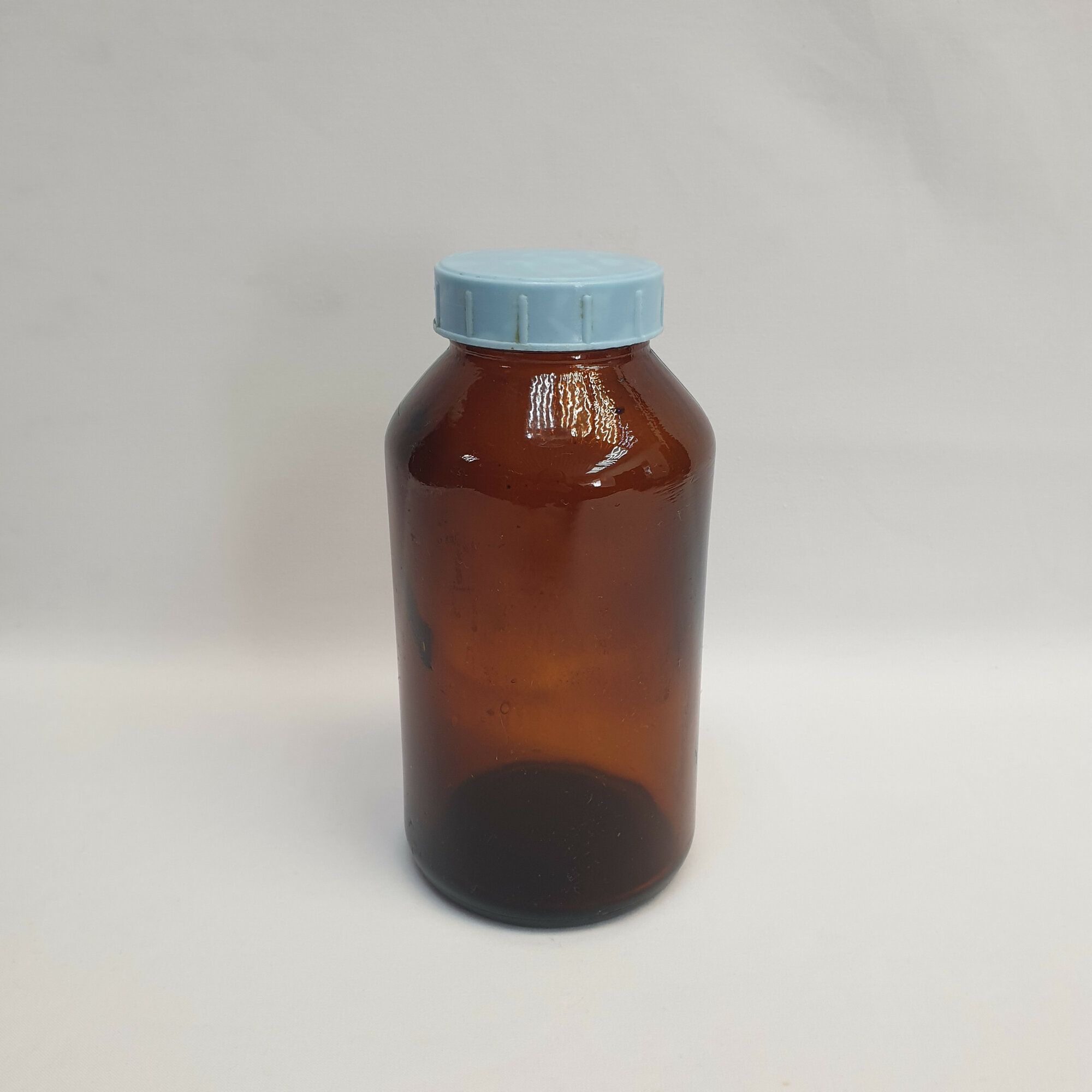 Винтажная банка из темного стекла с винтовой крышкой на 1200 мл СССР.