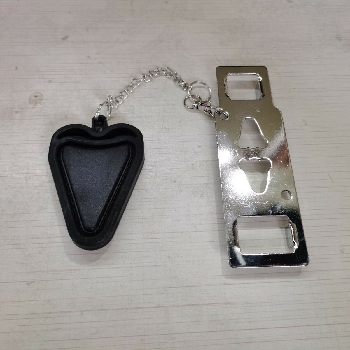 Двухсторонний дверной замок, временный дверной стопор, портативный дверной замок, двухфункциональный противоугонный дверной замок, портативное противоугонное устройство.