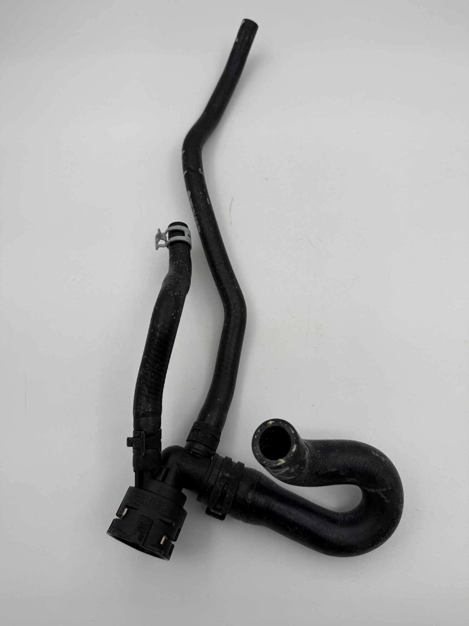 5QF122101A Шланг охлаждающей жидкости VAG оригинал новый, для Volkswagen Tiguan, Skoda Karoq, Kodiaq, Seat Tarraco, шкода карок кодиак, фольксваген тигуан 2, сеат тарроко