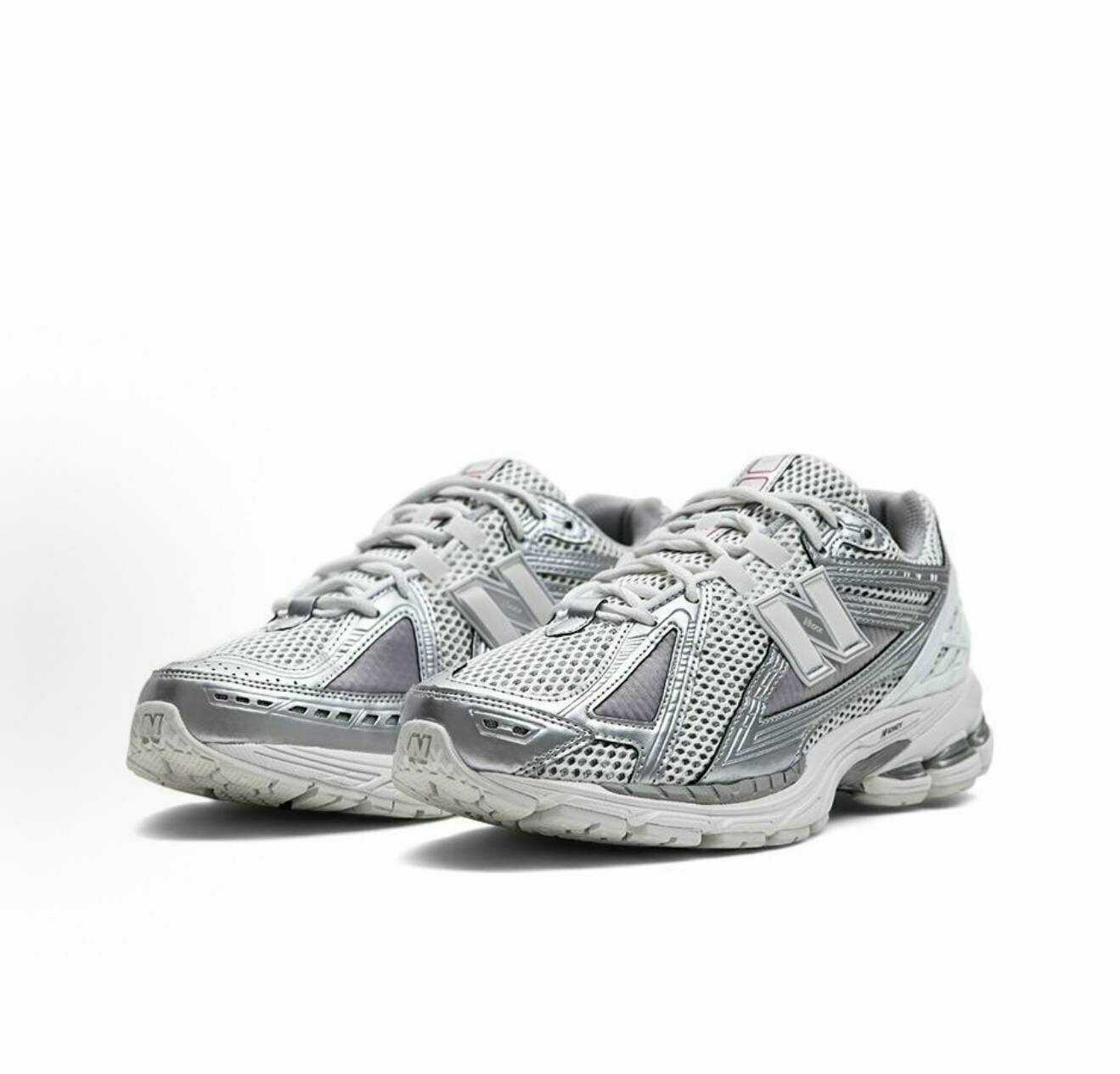 Кроссовки New Balance 1906R, полнота D, размер 40 EU, серебряный — фото 1