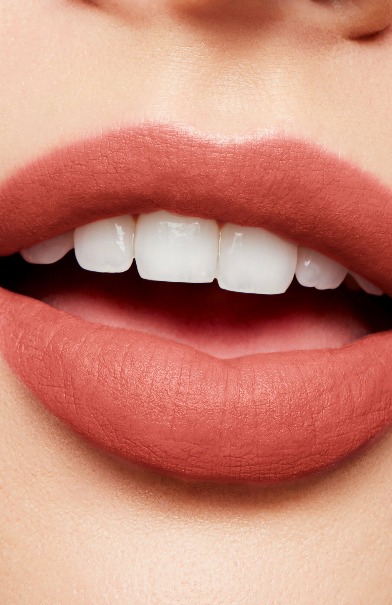 Муссовый тинт для губ и щек Powder Kiss Lip+Cheek Mousse, оттенок Pink Roses (5ml) MAC