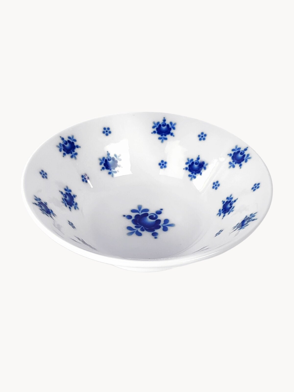 Салатник. Объединение "гжель". "Изабелла" (ситец), v-600мл, d-170мм, фарфор