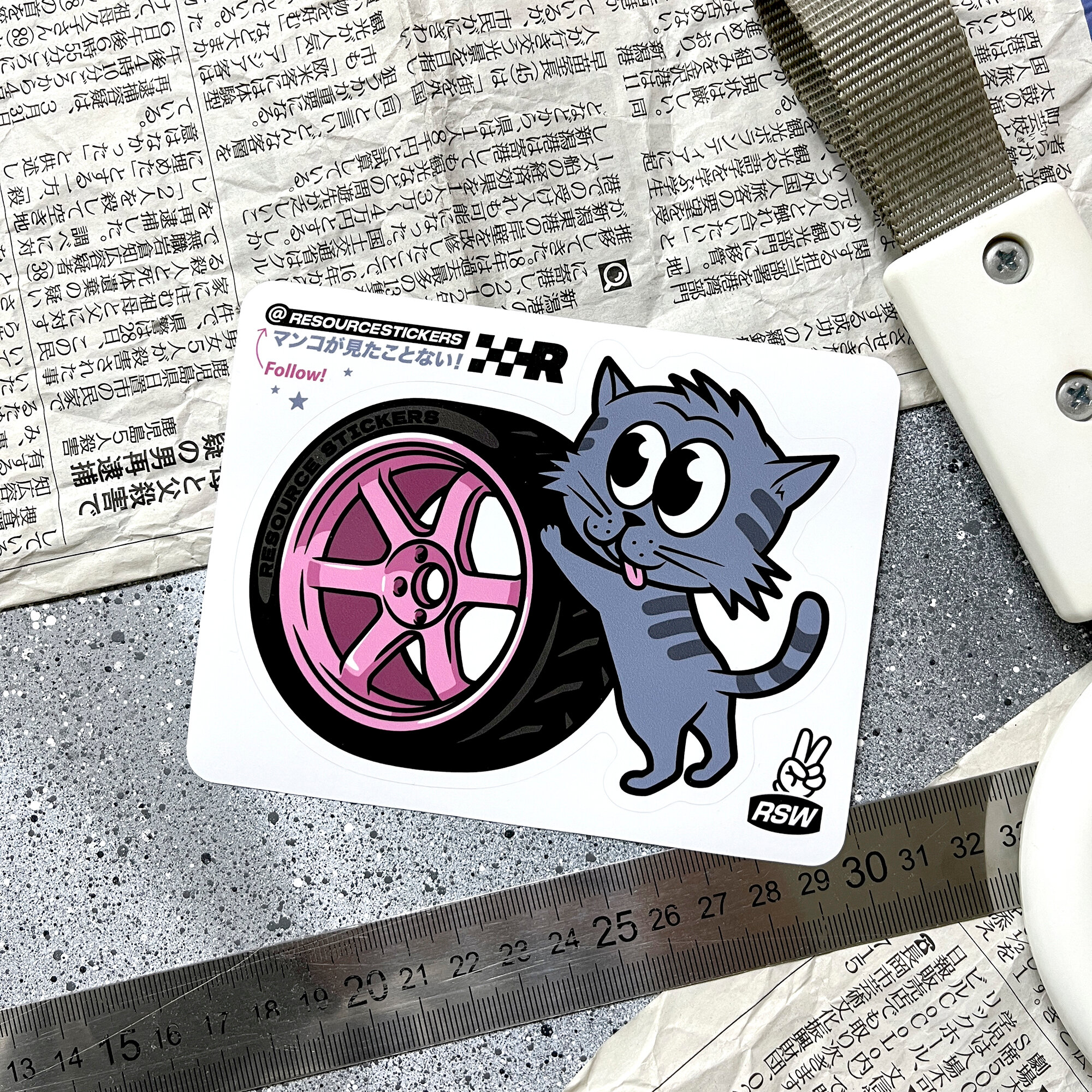 Наклейка на авто Кот с гоночным колесом Resource Stickers